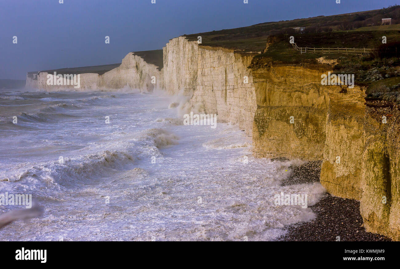 Jurassic coast cliff collapse hi-res stock photography and images - Alamy