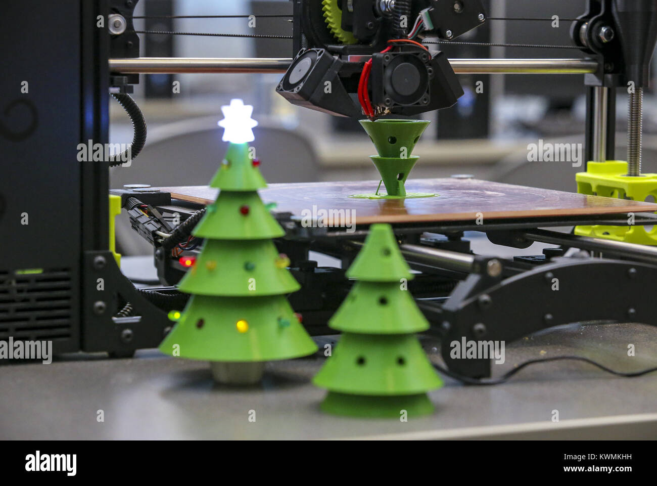 3d printing house finished hi-res stock photography and images - Alamy