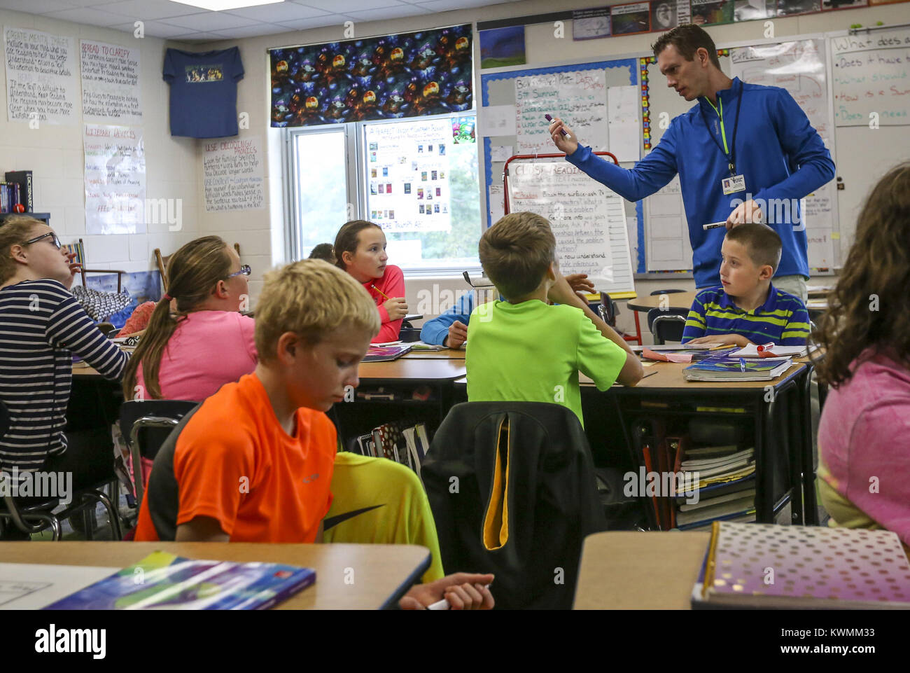 6th grade class hi-res stock photography and images - Alamy