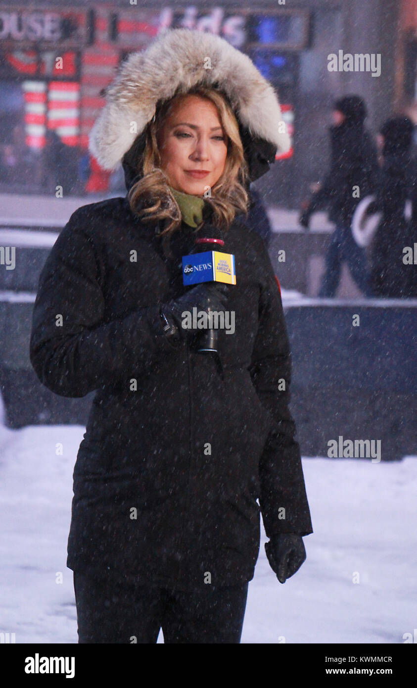 Ginger zee weather hi-res stock photography and images - Alamy