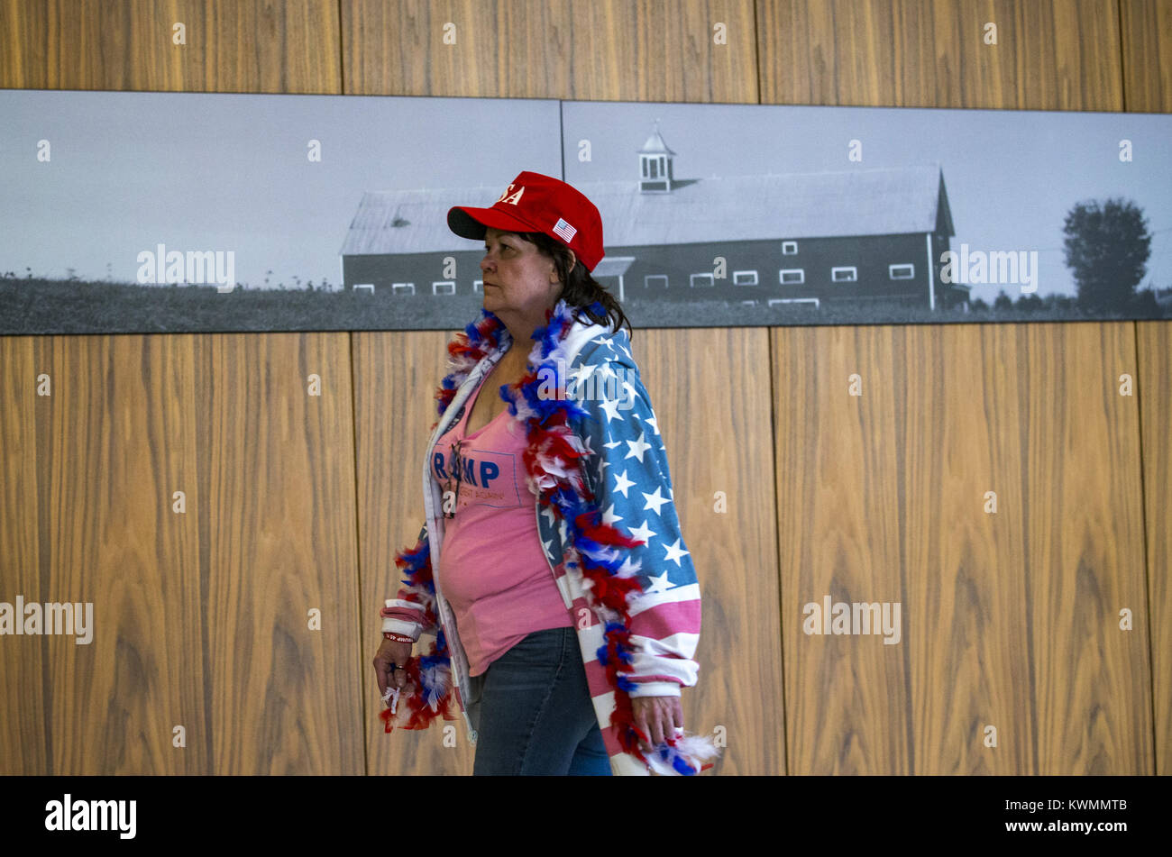 Cedar Rapids, Iowa, USA. 21st June, 2017. Cindy Hoffman of Independence ...