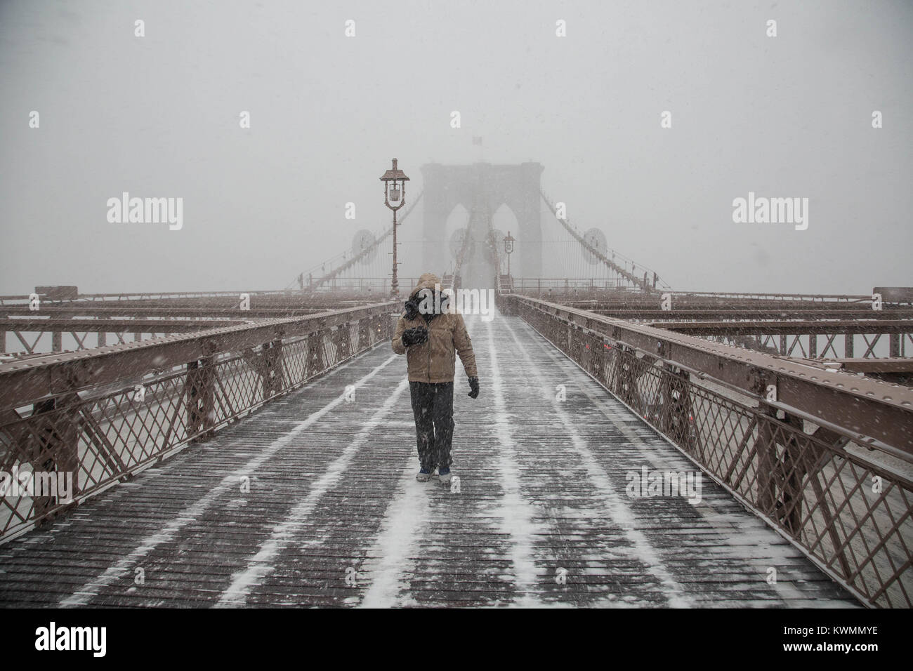 New York City, New York, USA. 4th Jan, 2018. Heavy winds and snow ...