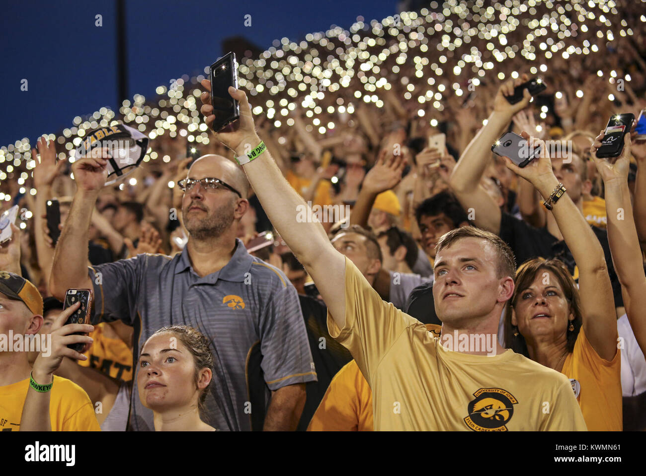 The university of iowa hawkeye wave hi-res stock photography and images ...