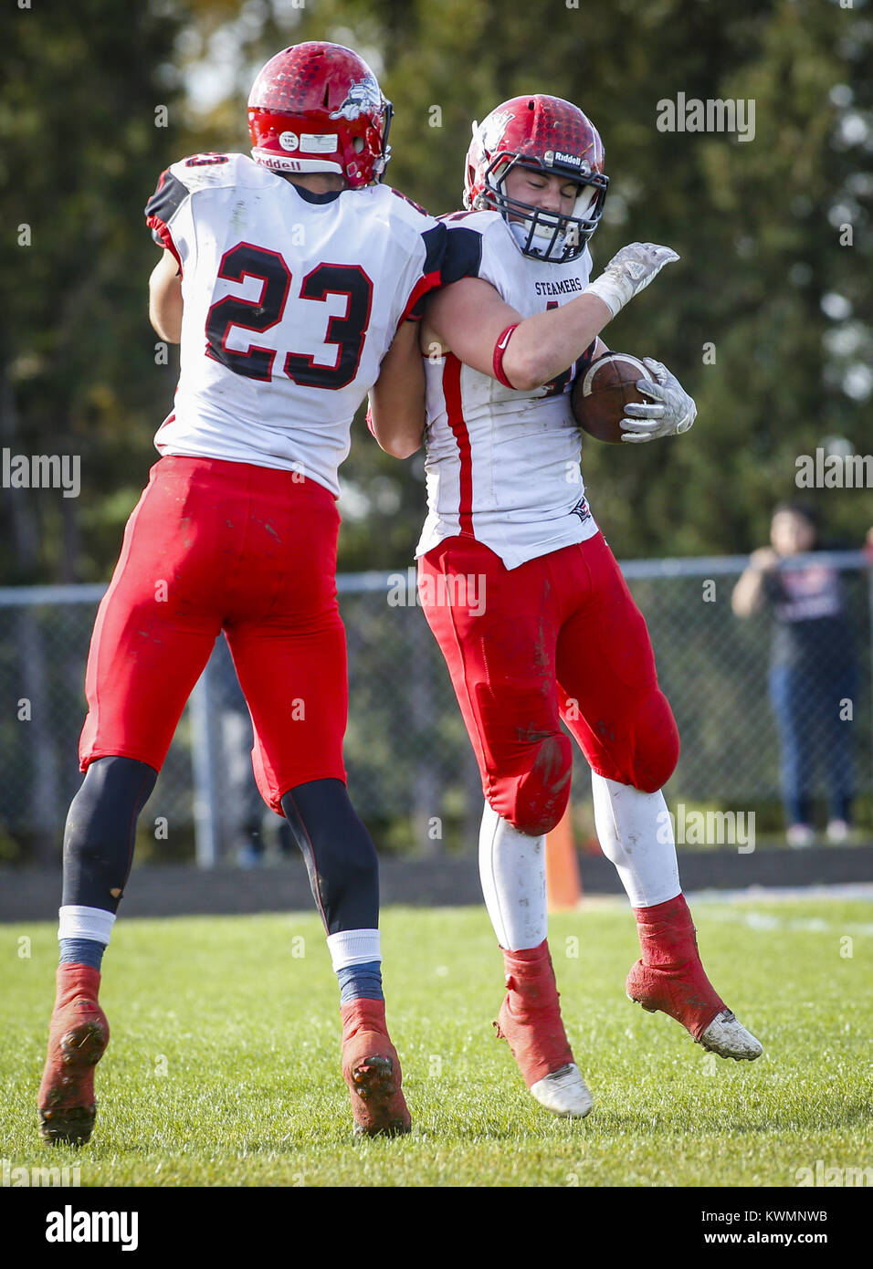 Edgington, Iowa, USA. 5th Nov, 2016. Fulton's Austin Rash (44) and ...