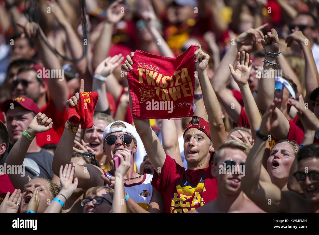 Ames, Iowa, USA. 9th Sep, 2017. Iowa State Cyclones fans in the student ...