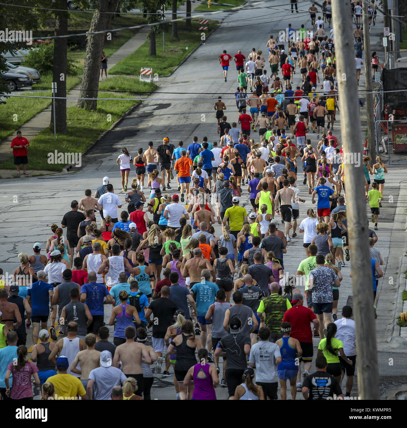 Davenport, Iowa, USA. 13th July, 2017. Runners make their way up ...