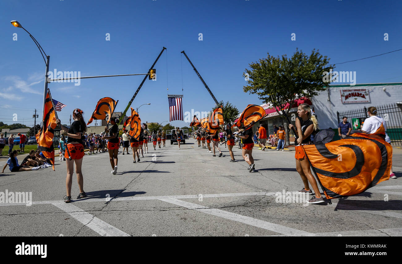 High school color guard in parade hi-res stock photography and images ...