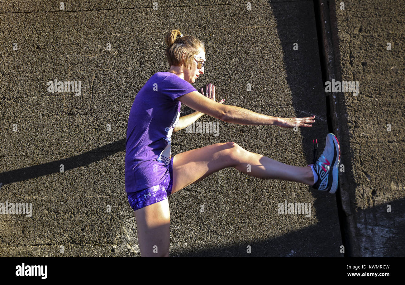 Davenport, Iowa, USA. 27th July, 2017. Liz Nolte of Moline stretches ...