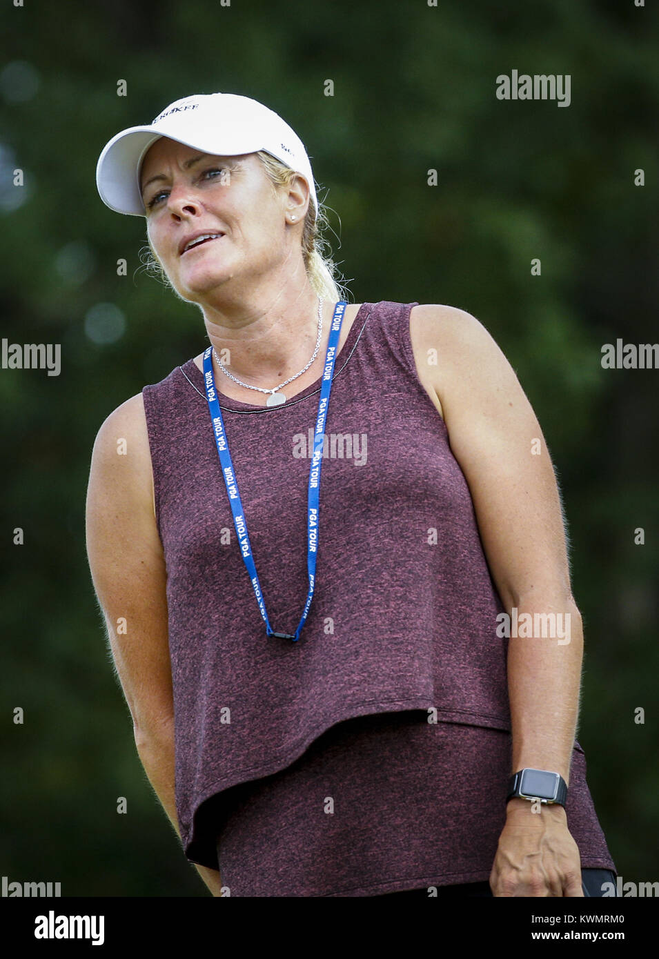 Davenport, Iowa, USA. 11th Aug, 2016. Nicki Stricker watches husband ...