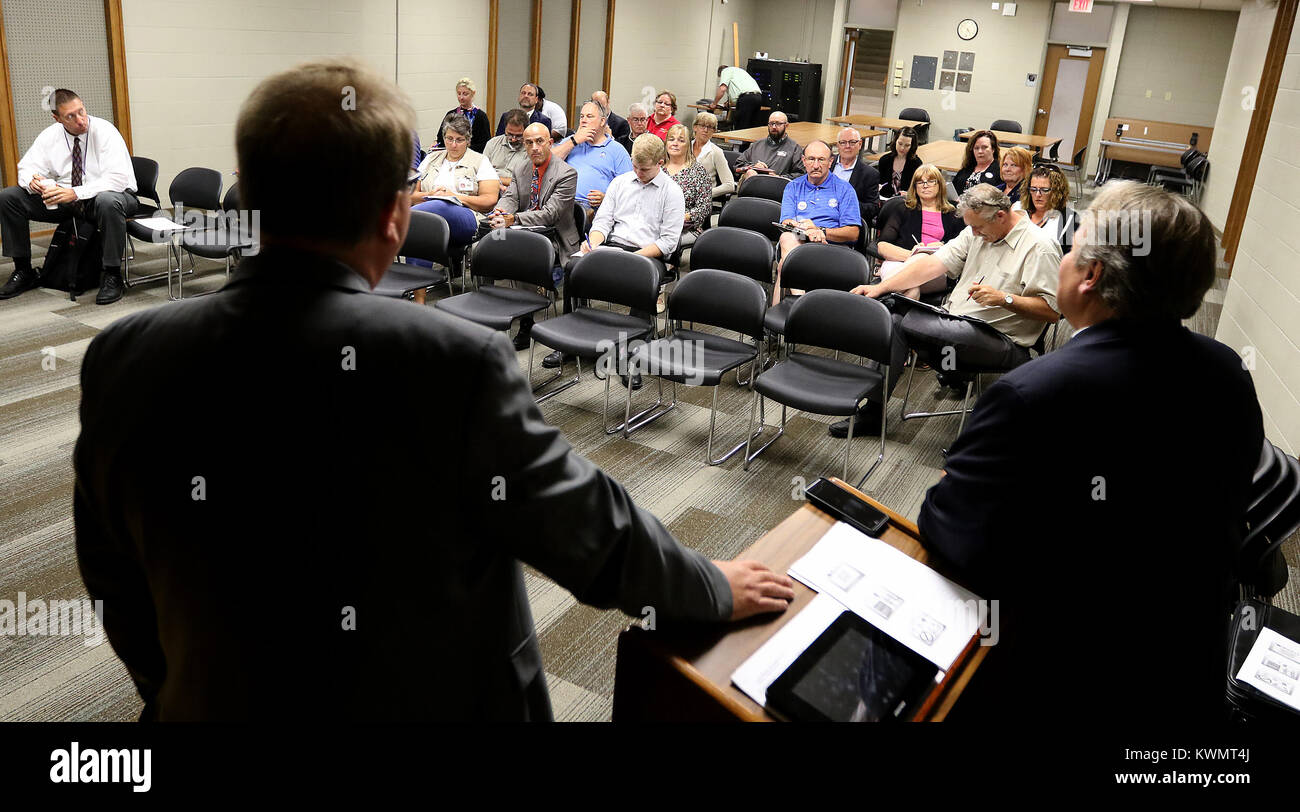 Employee relations hi-res stock photography and images - Alamy