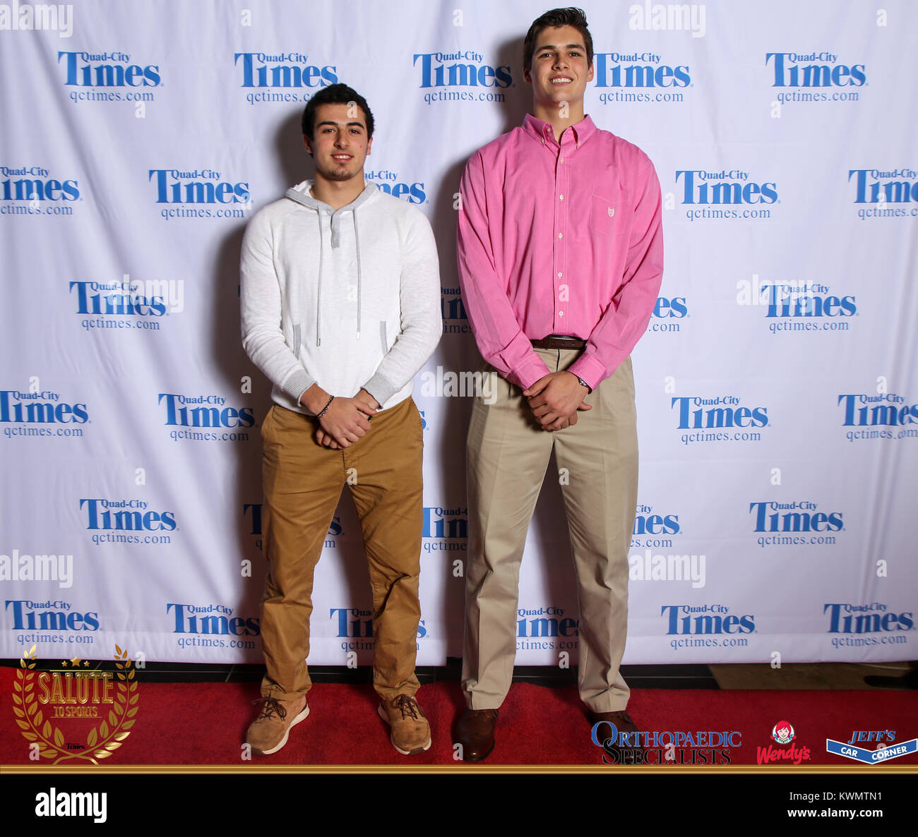 Bettendorf, Iowa, USA. 3rd May, 2017. Guests pose for photos on the red ...