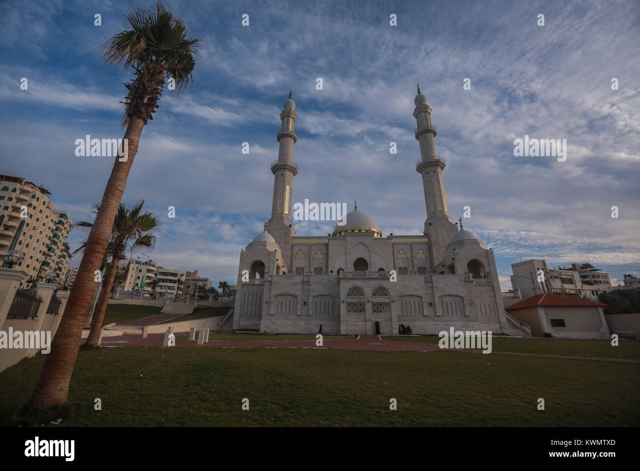 Gaza City, The Gaza Strip, Palestine. 20th Aug, 2012. Al Hasayna Mosque ...