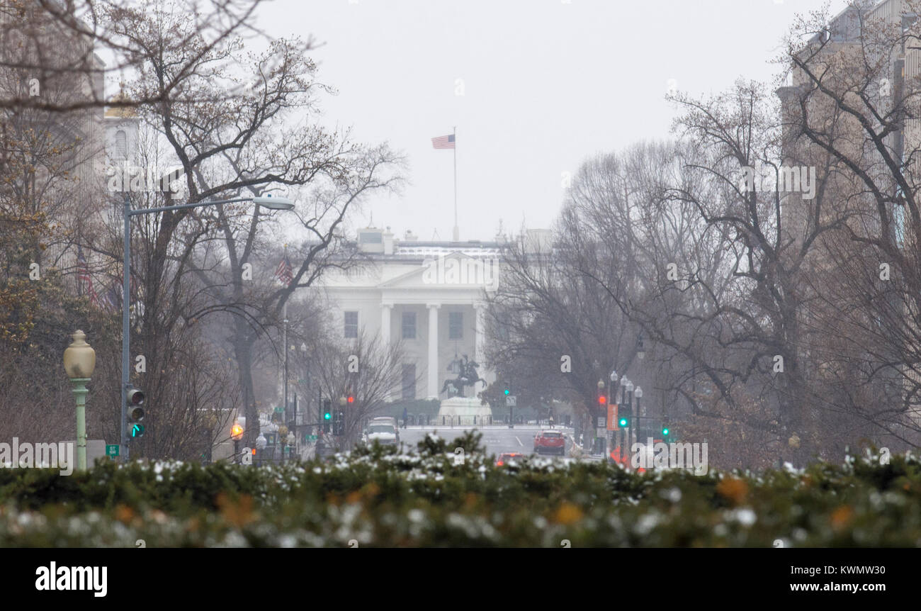 White house north portico from hi-res stock photography and images - Alamy