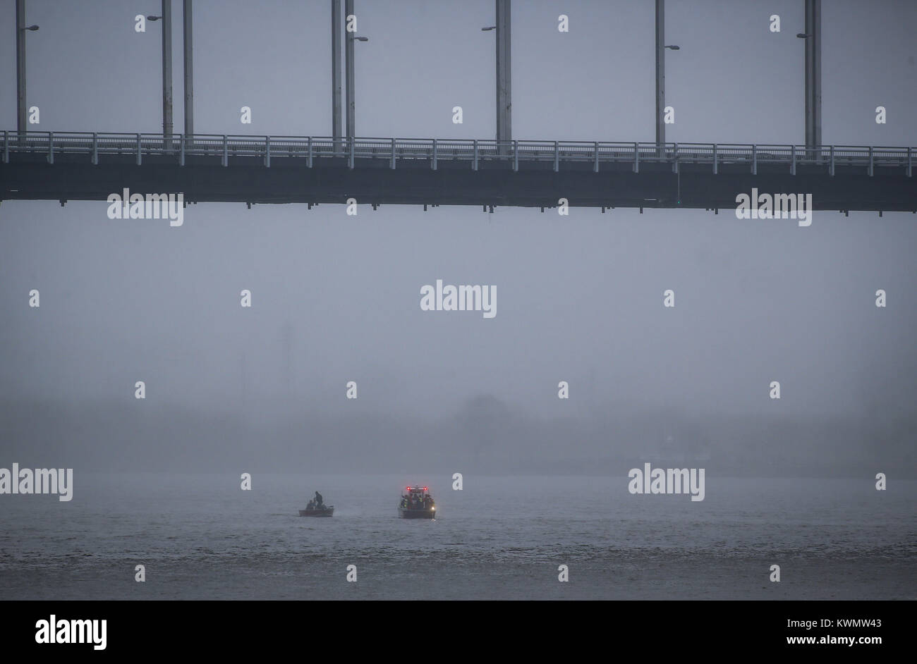 Mississippi river bridge recovery hi-res stock photography and images ...