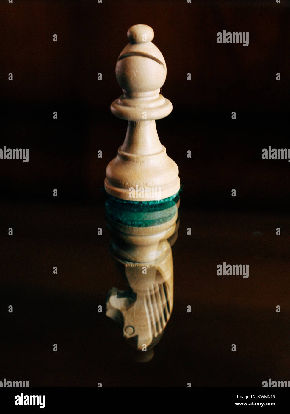 Two chess pieces hi-res stock photography and images - Alamy