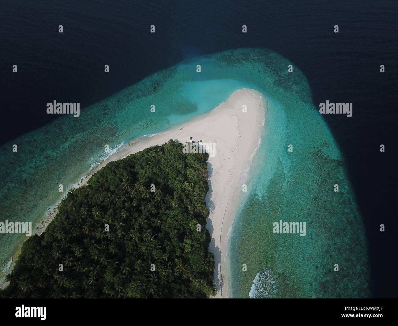 Aerial view lush uninhabited island hi-res stock photography and images ...