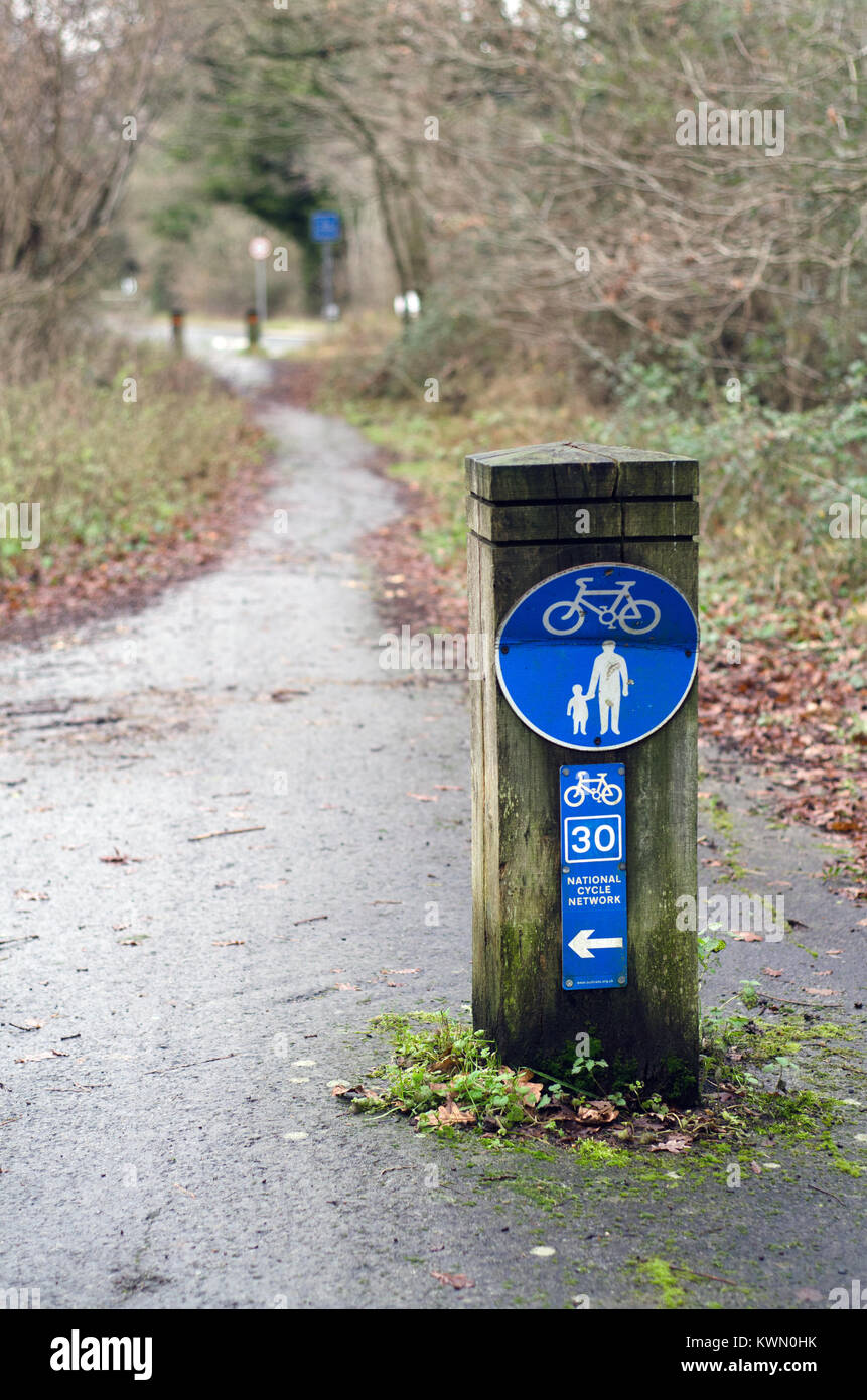 national cycle network bollard and sign Stock Photo - Alamy