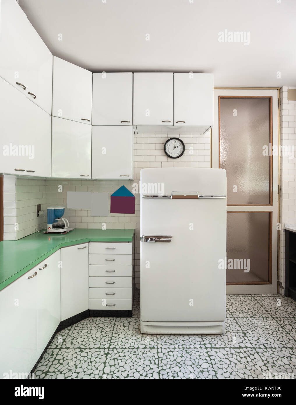 The old refrigerator hi-res stock photography and images - Alamy