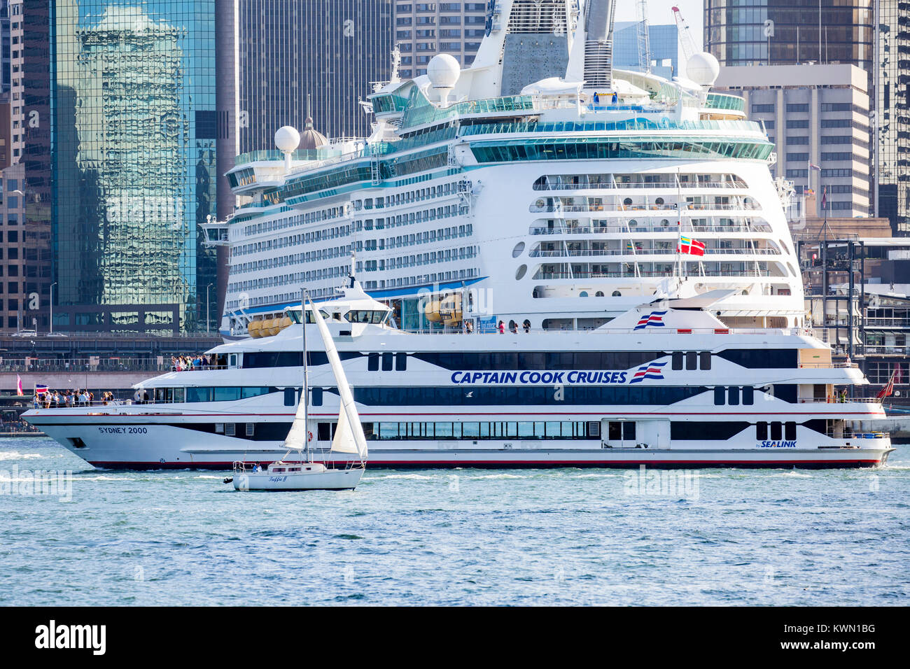 Ms explorer hi-res stock photography and images - Alamy