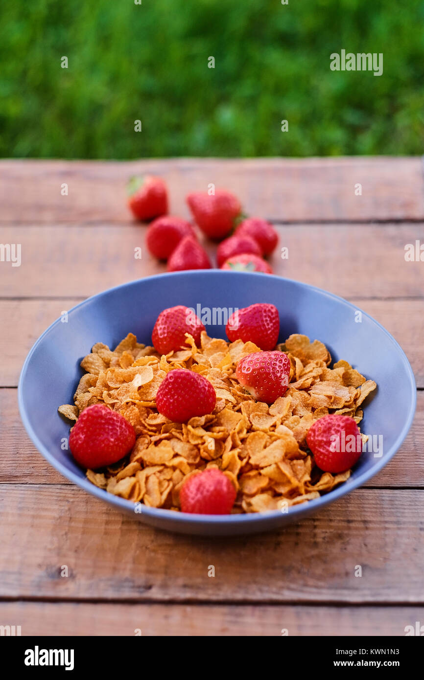 Delicious strawberry with corn flakes Stock Photo - Alamy