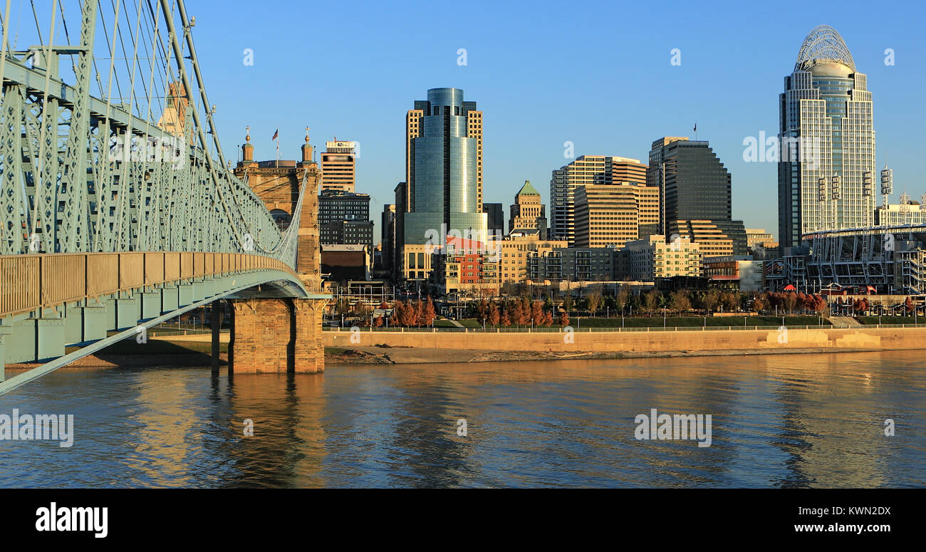 Cincinnati ohio city center hi-res stock photography and images - Alamy