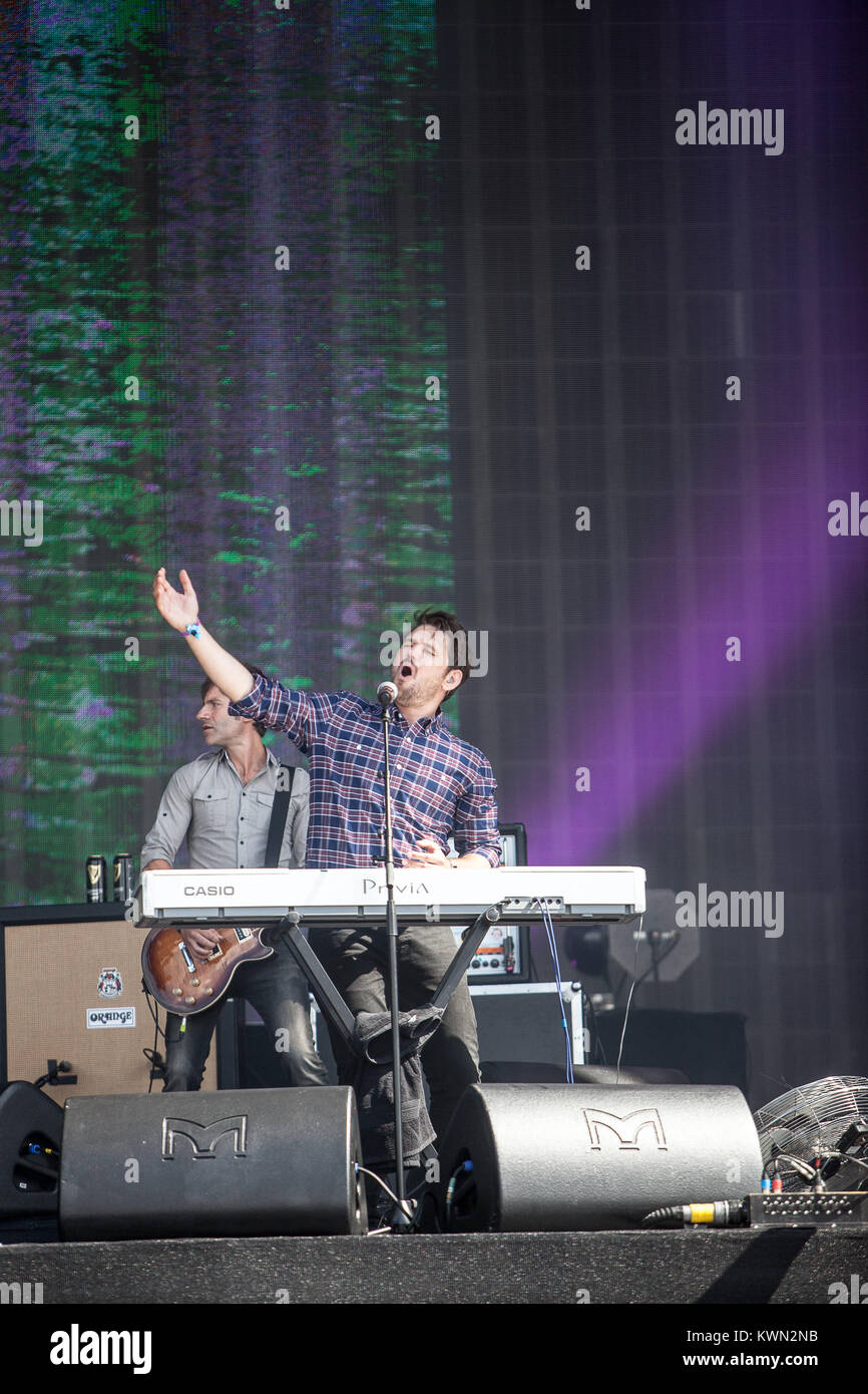 Indie Girl Band Playing Indie Girl