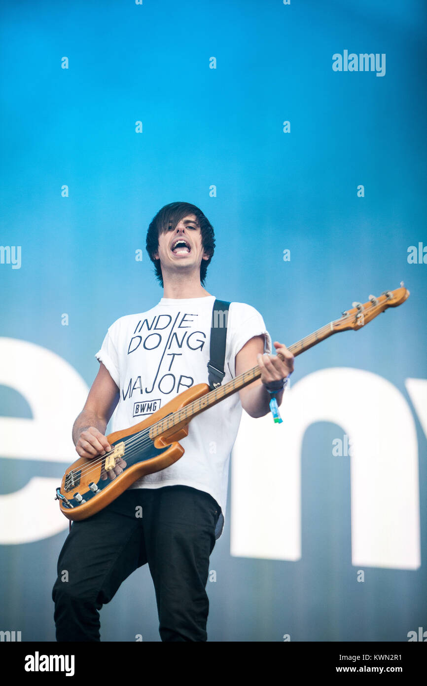 United kingdom indie rock live show performance alternative hi-res ...