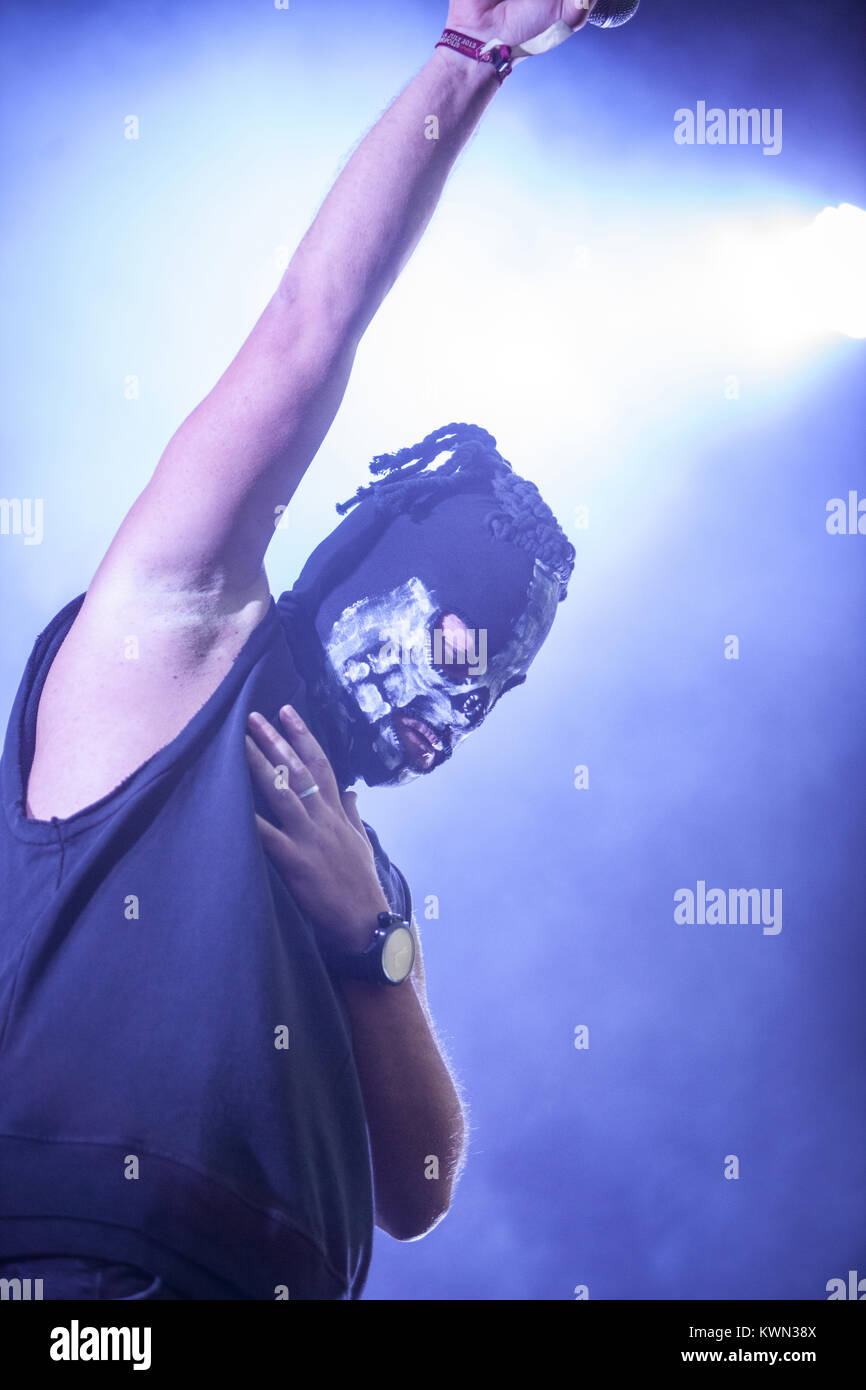 German rap music hi-res stock photography and images - Alamy