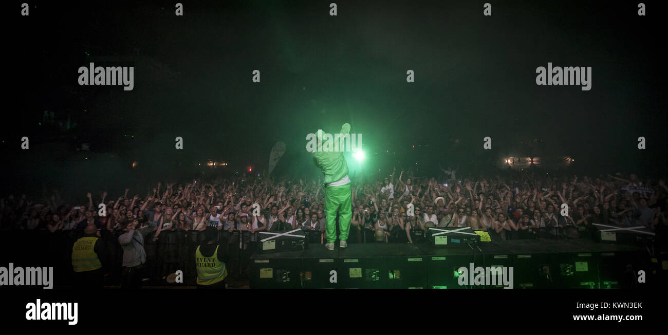 Stage names hi-res stock photography and images - Alamy