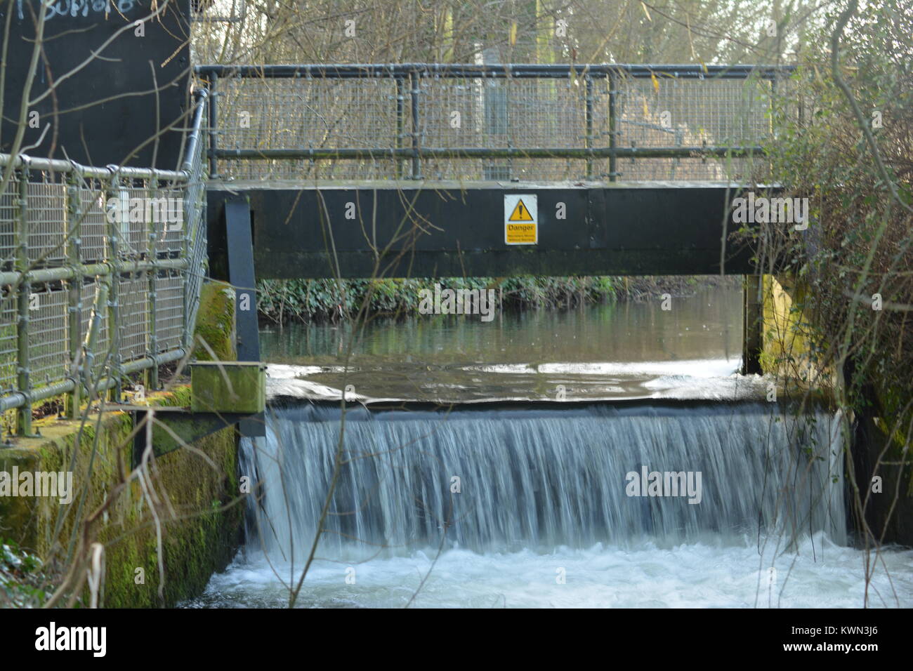 Water level adjustment hi-res stock photography and images - Alamy