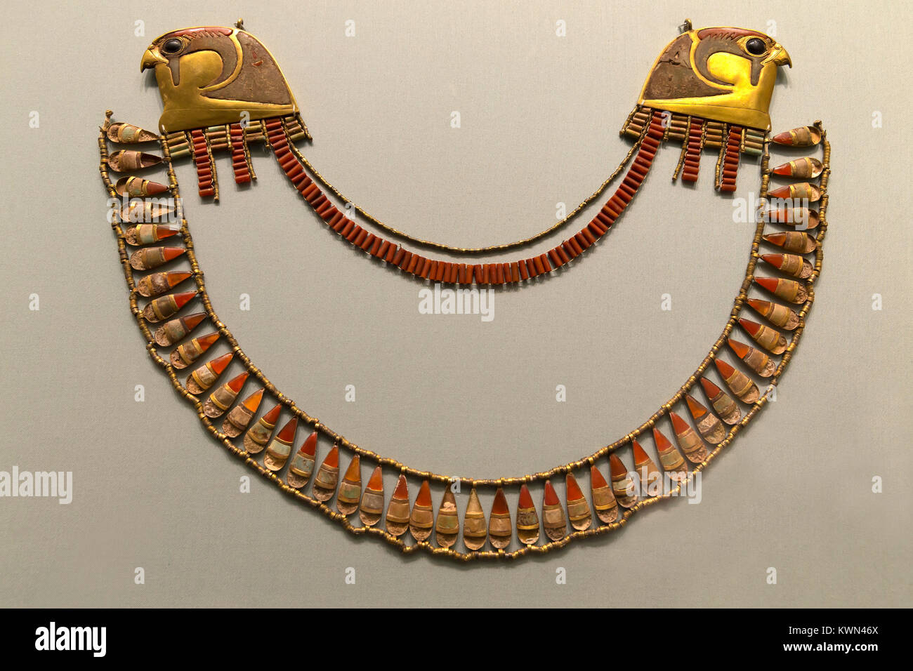 Ancient egyptian jewellery hi-res stock photography and images - Alamy