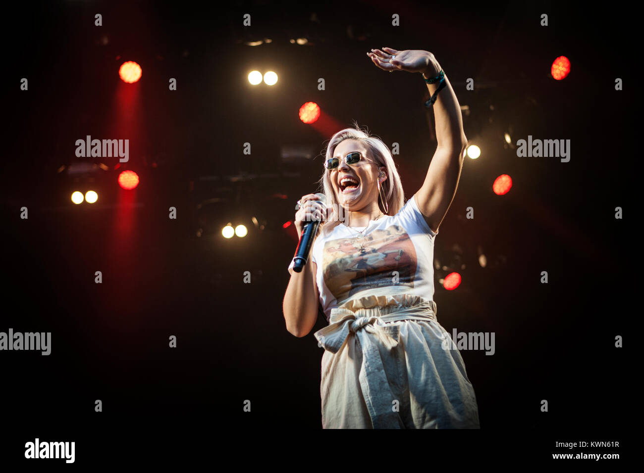 Anne marie singer hi-res stock photography and images - Alamy