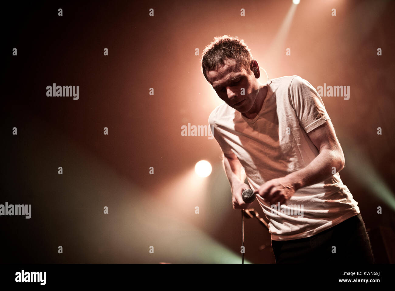 Singer stuart murdoch hi-res stock photography and images - Alamy