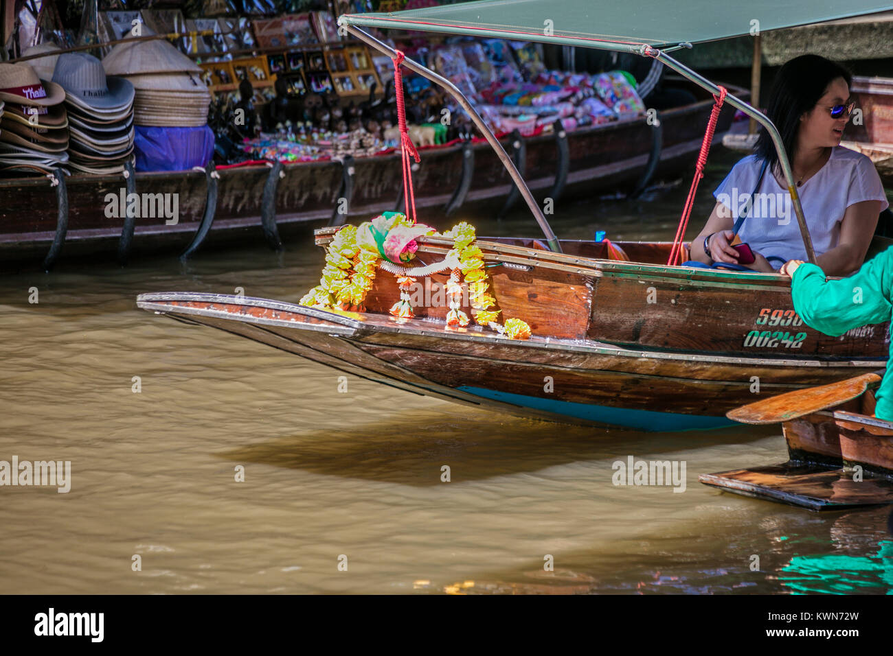 Bow traditional long tail boat hi-res stock photography and images - Alamy