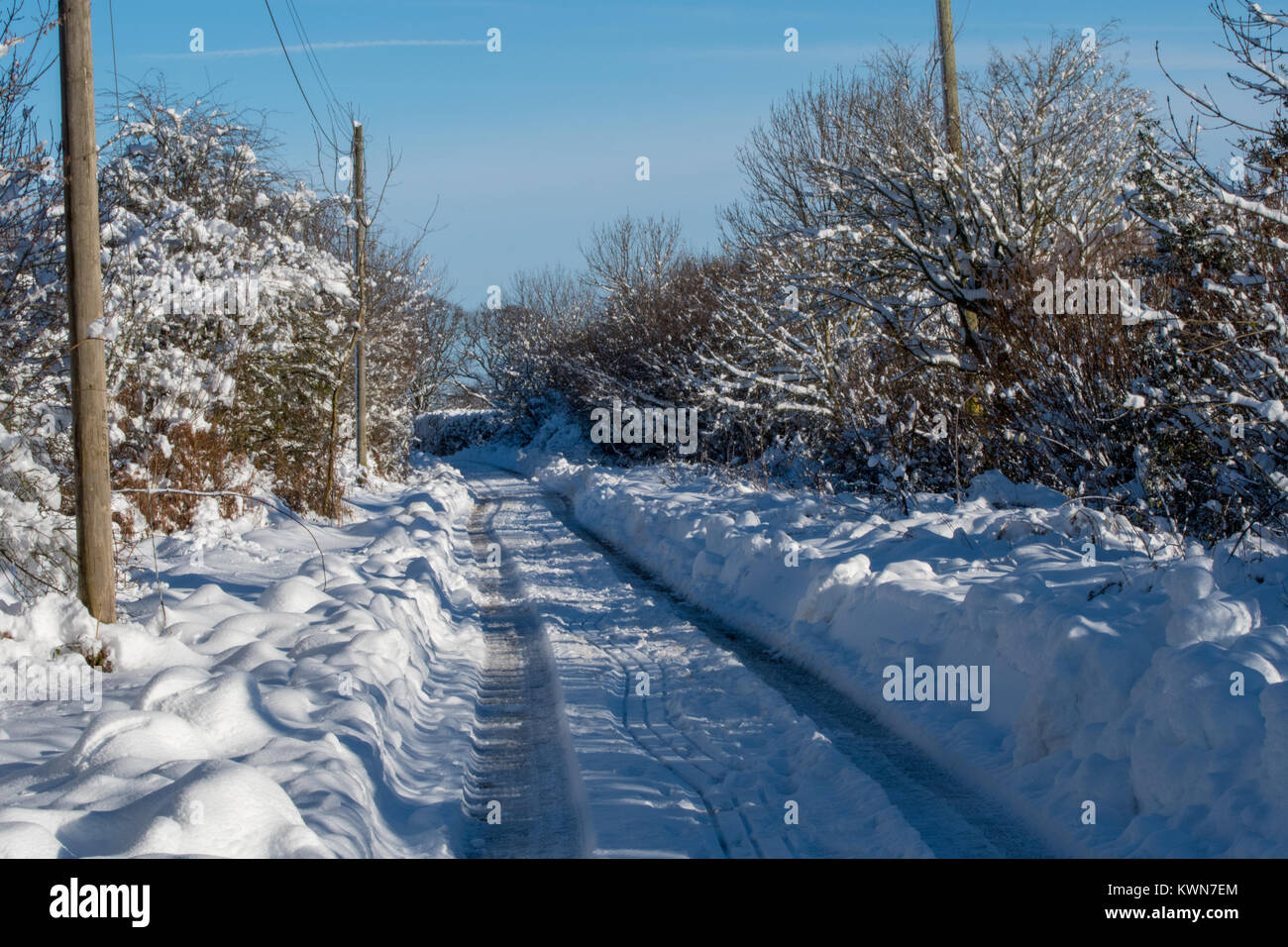 Rural lane snow hi-res stock photography and images - Alamy