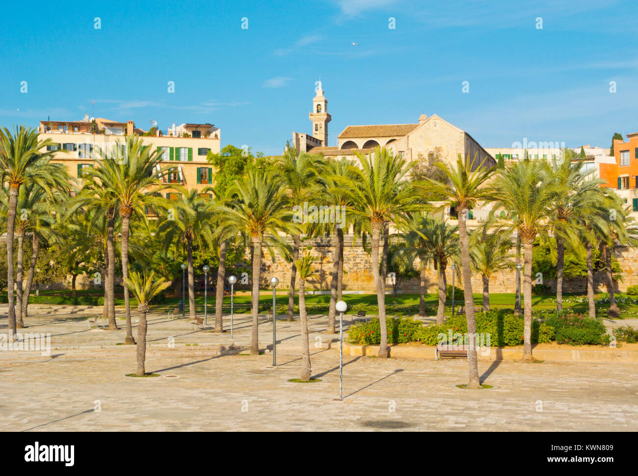 Parc de la mar hi-res stock photography and images - Alamy