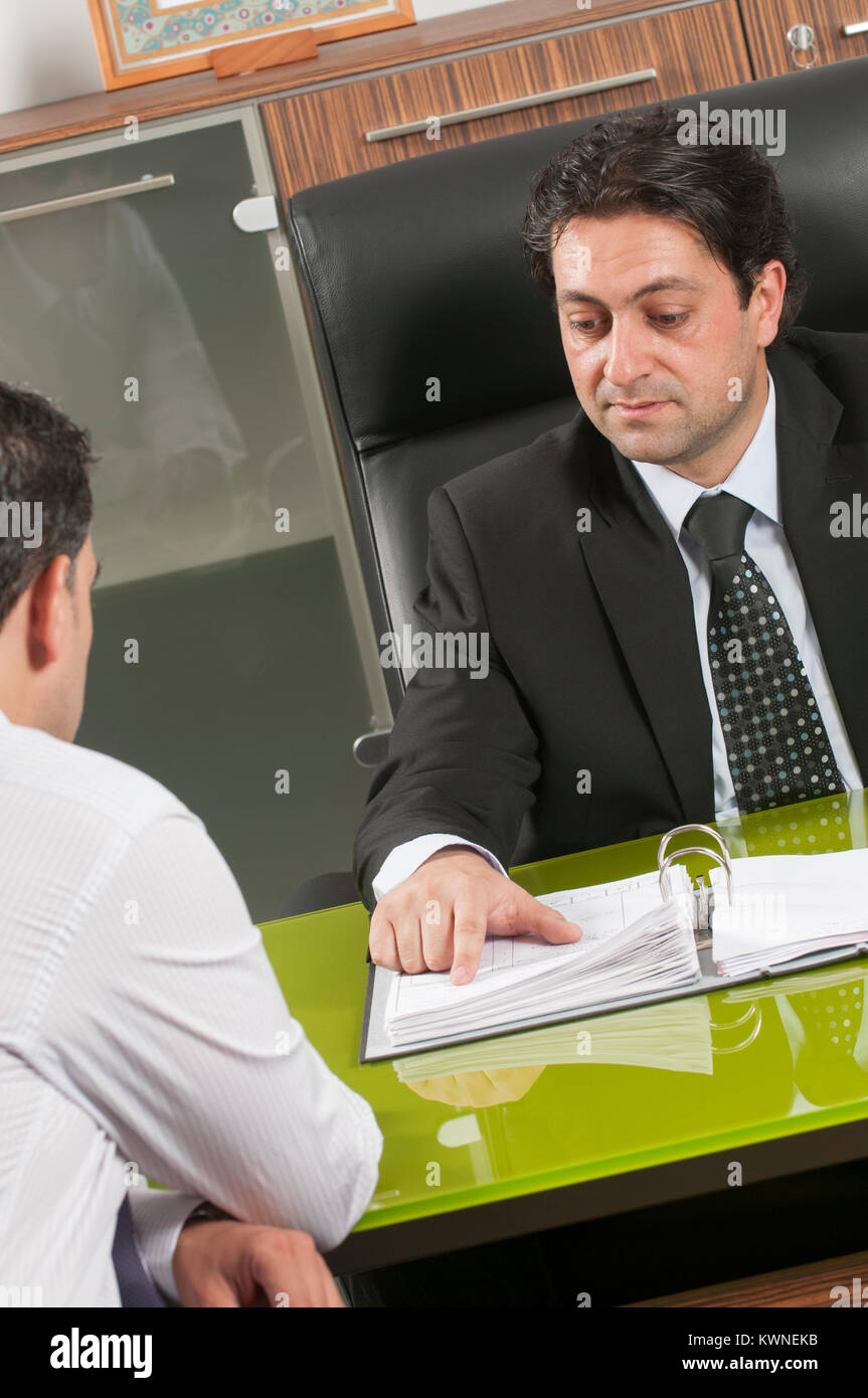 Arabs in business meeting hi-res stock photography and images - Alamy