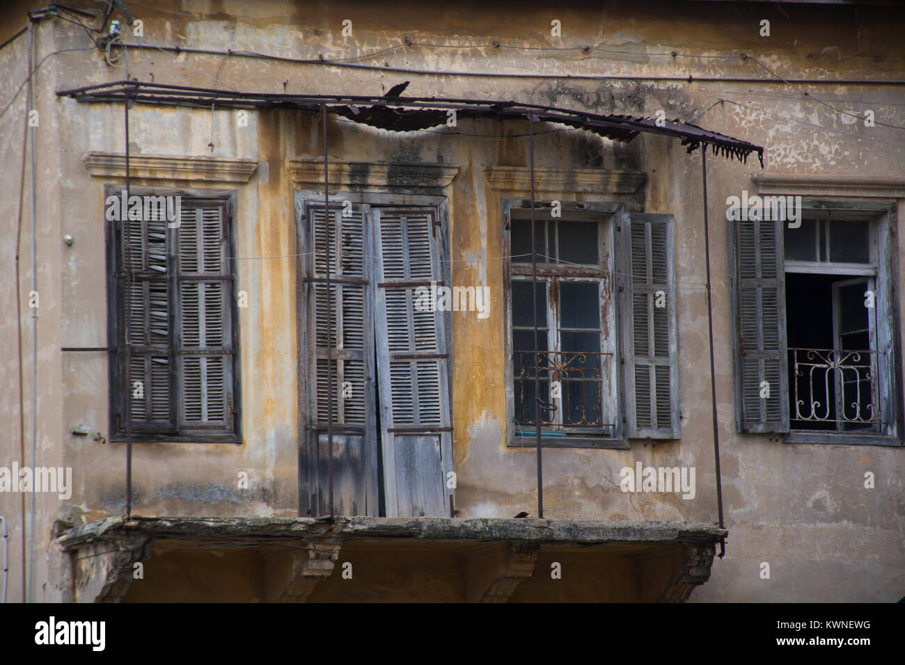 Old buildings beirut hi-res stock photography and images - Alamy