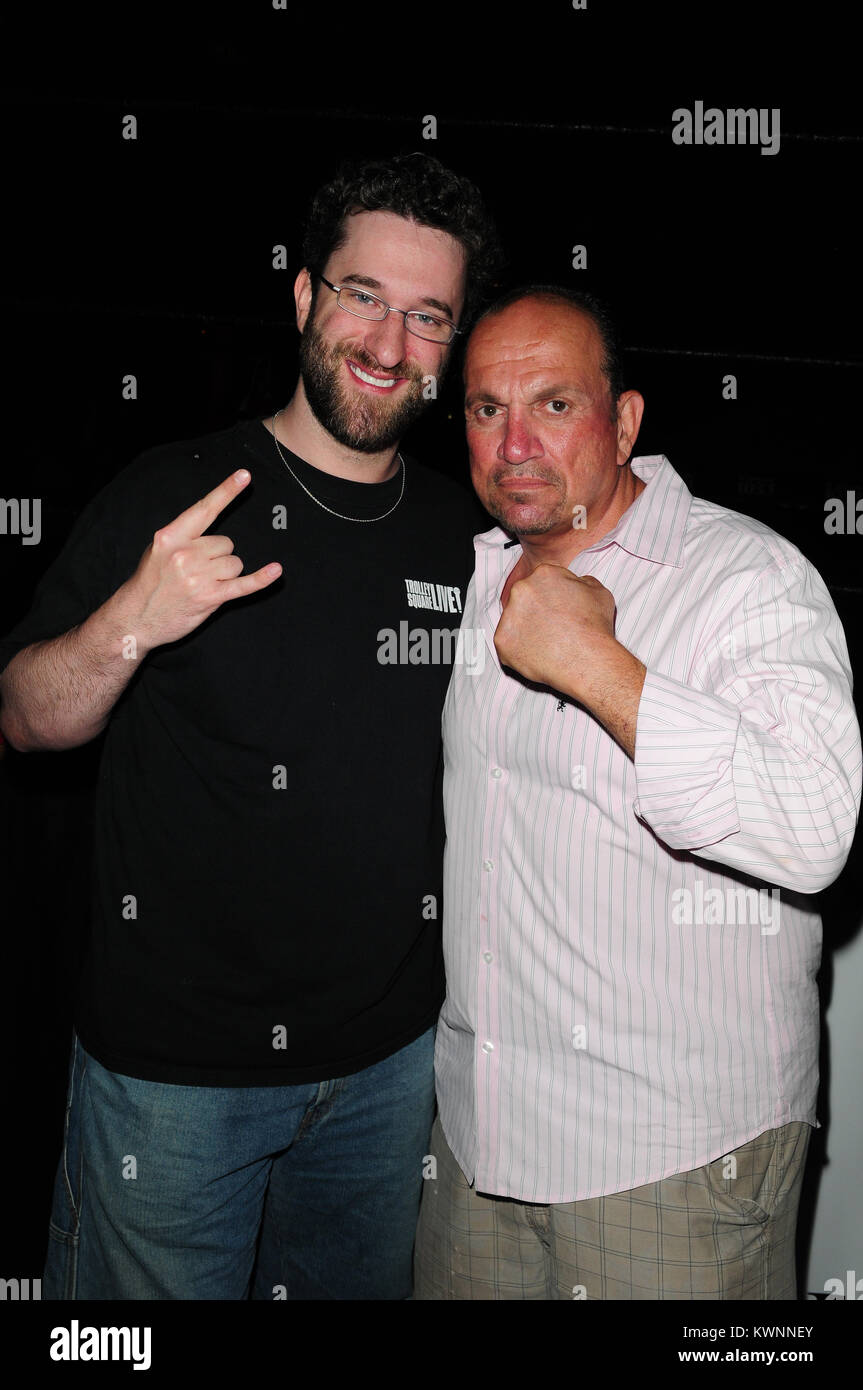 FORT LAUDERDALE, FL - JUNE 04: Dustin Diamond Screech attends Celebrity ...