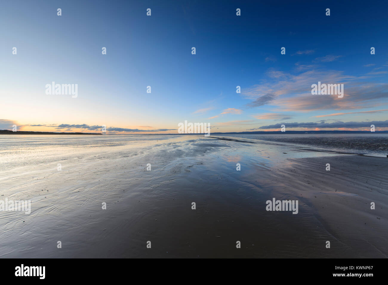 Berrow beach hi-res stock photography and images - Alamy