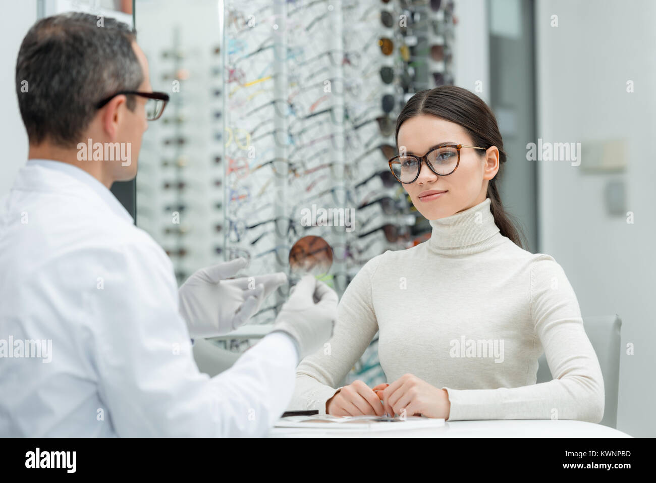 Showing lens hi-res stock photography and images - Alamy