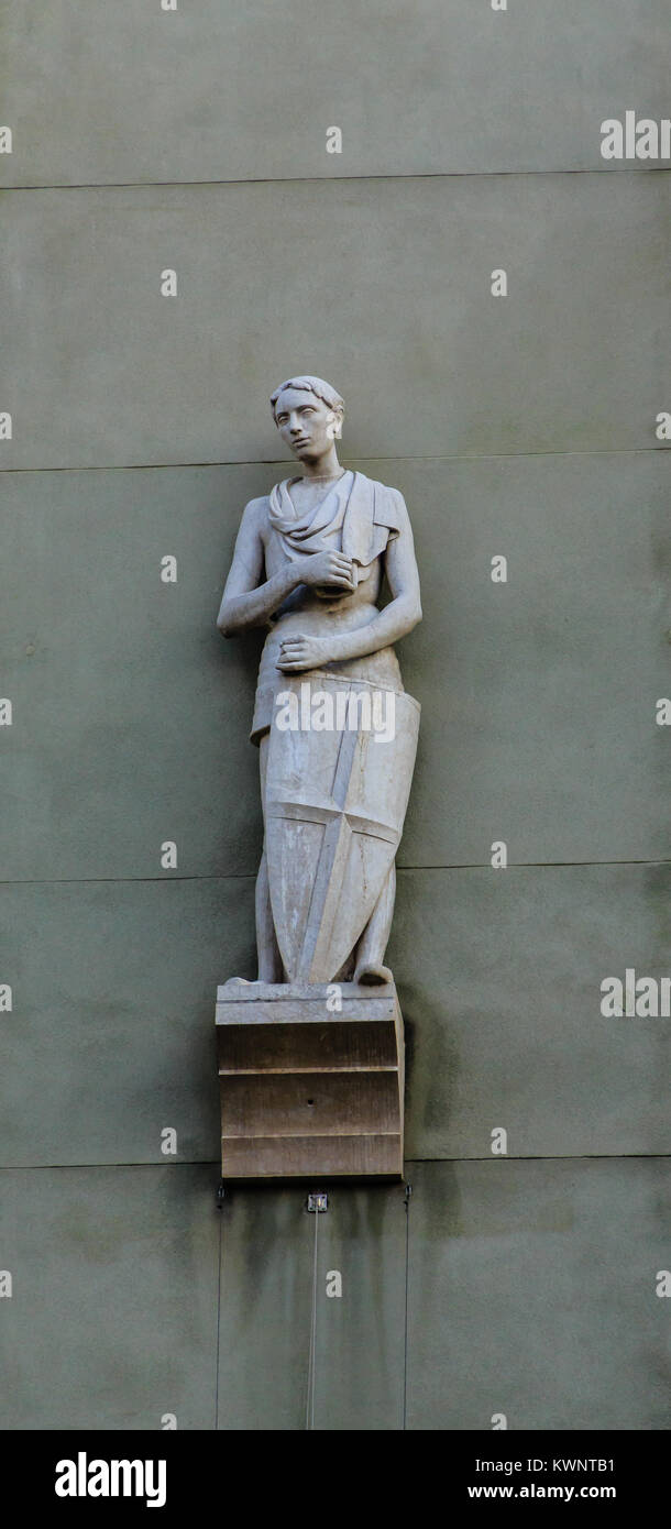 Grey statue hi-res stock photography and images - Alamy