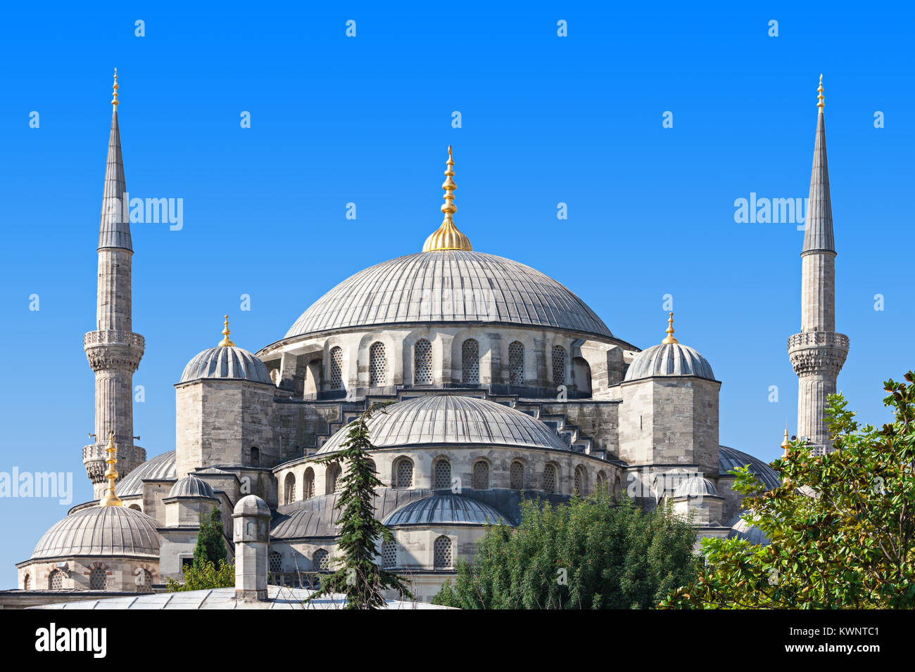 The Blue Mosque (Sultanahmet Mosque) in Istanbul, Turkey Stock Photo ...