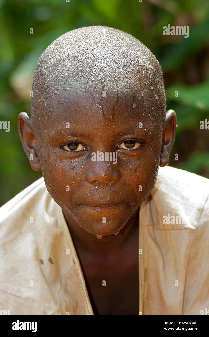 Child washing face africa hi-res stock photography and images - Alamy