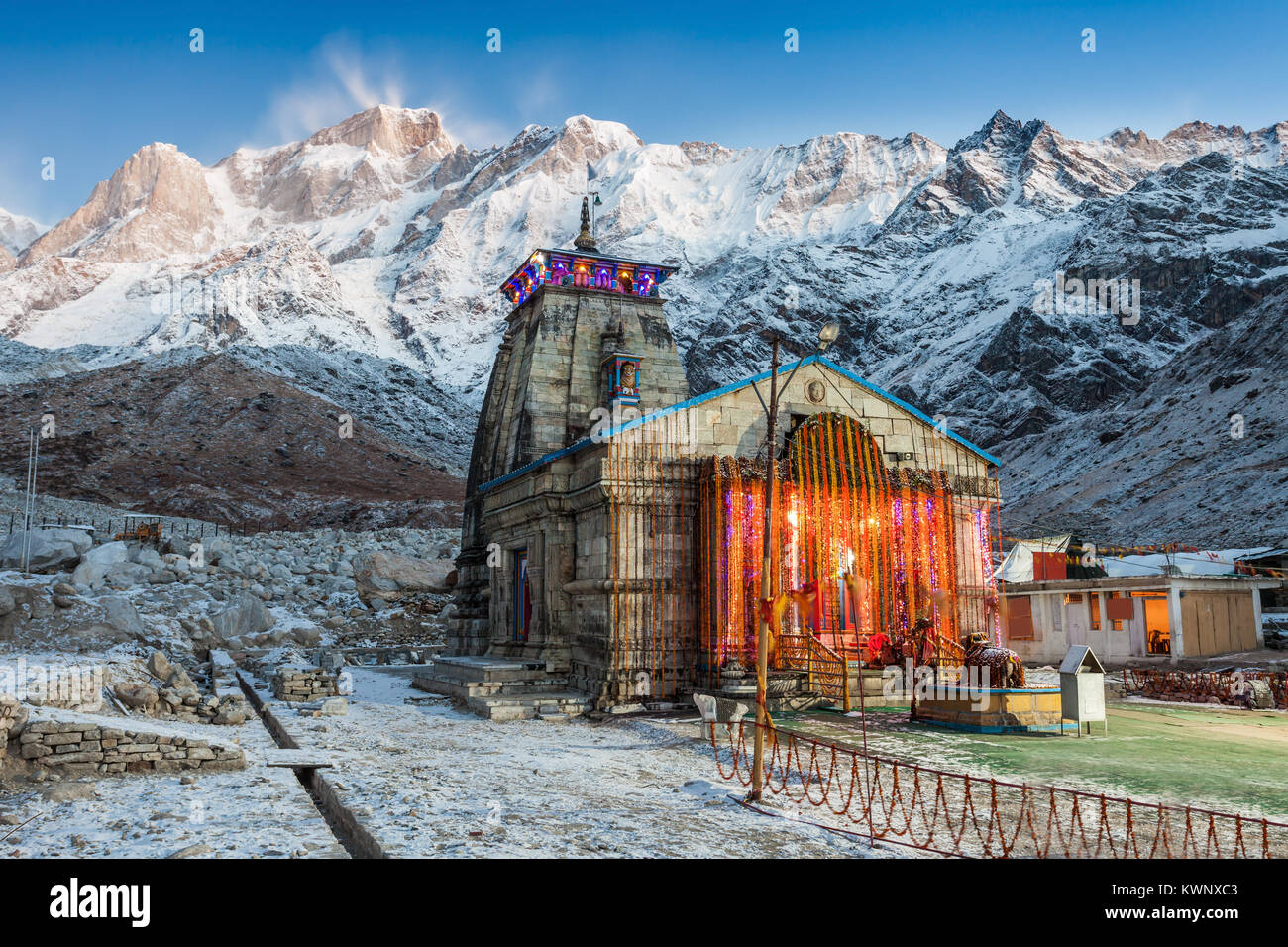 Kedarnath temple shiva hi-res stock photography and images - Alamy