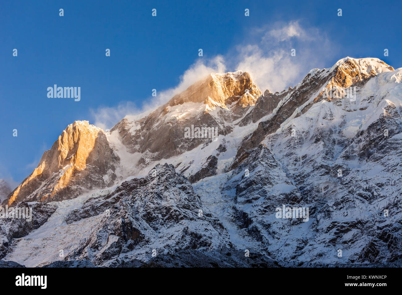 Garhwal himalaya hi-res stock photography and images - Alamy