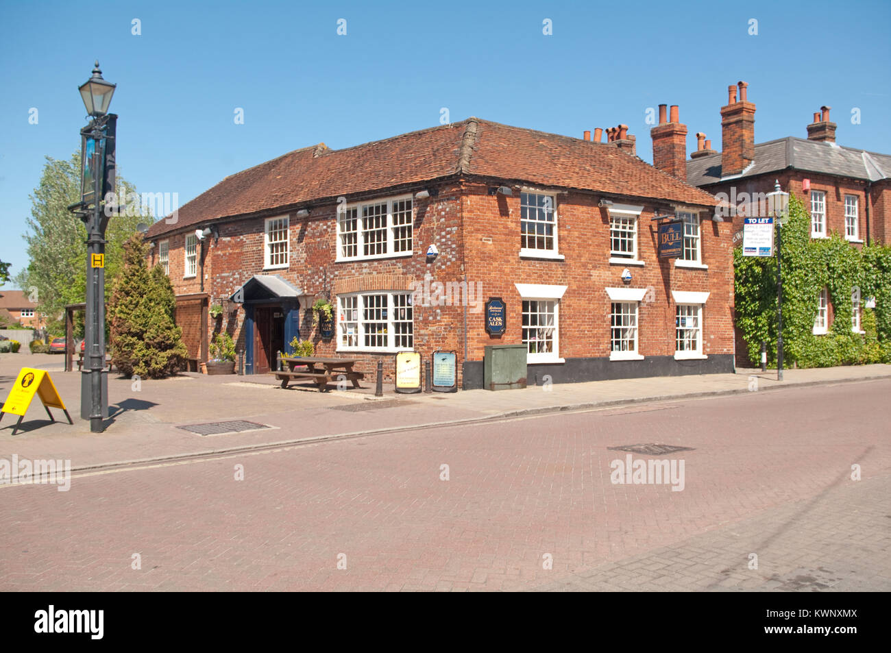 Theale, The Bull Pub, Berkshire, England Stock Photo - Alamy