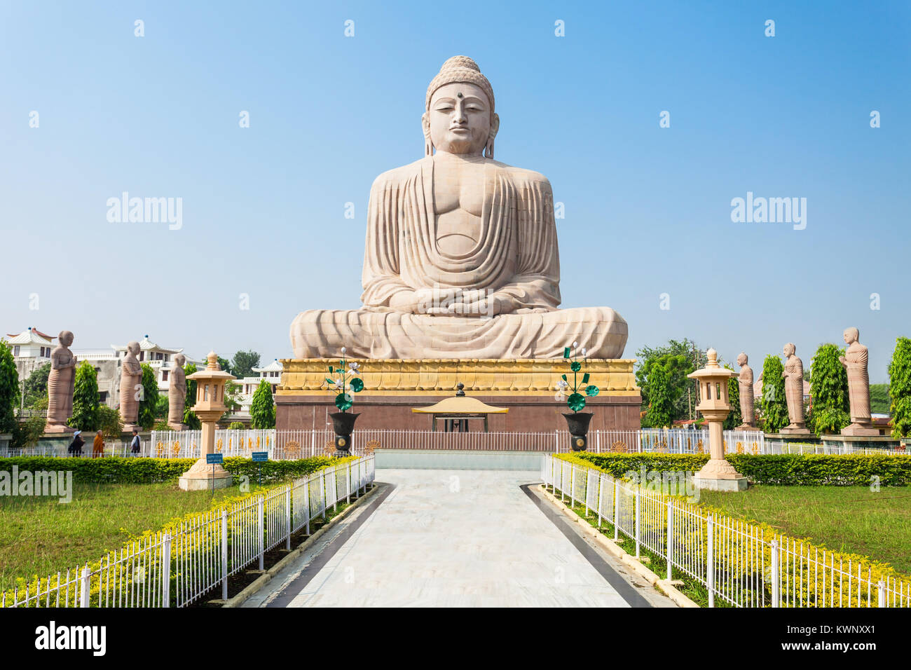 Gaia statue hi-res stock photography and images - Alamy
