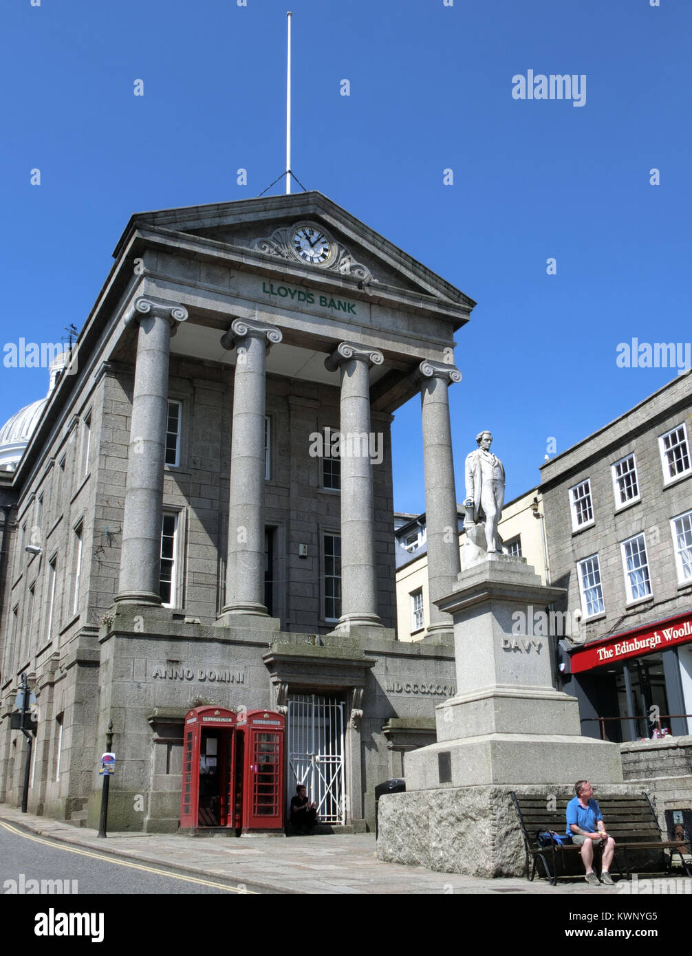 Market House and Sir Humphry Davy Statue, High St ( Market Jew Street ...