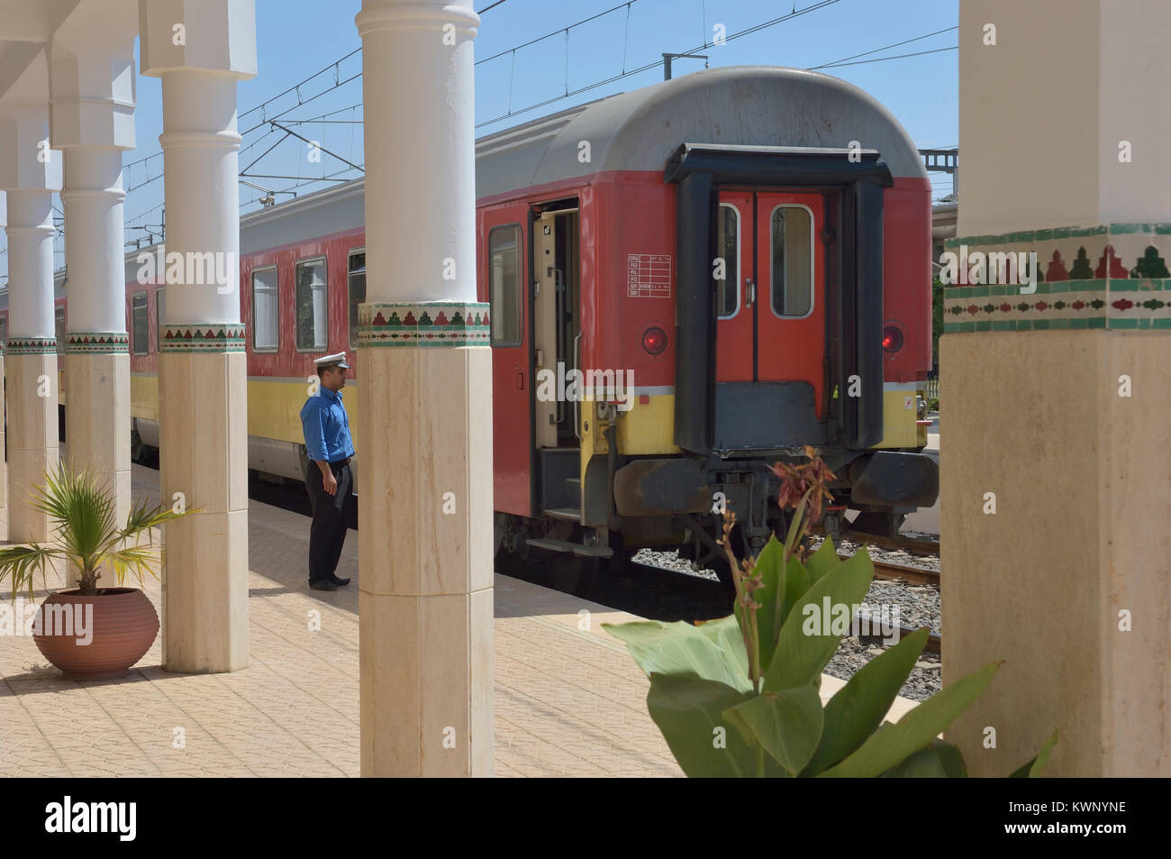 Guard uniform railways hi-res stock photography and images - Alamy